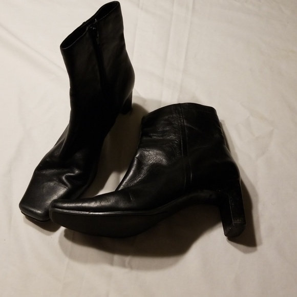 Laura Scott | Shoes | Laura Scott Womens Ankle Boot | Poshmark